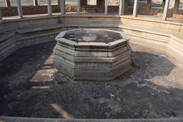 Hampi - Octagonal Bath